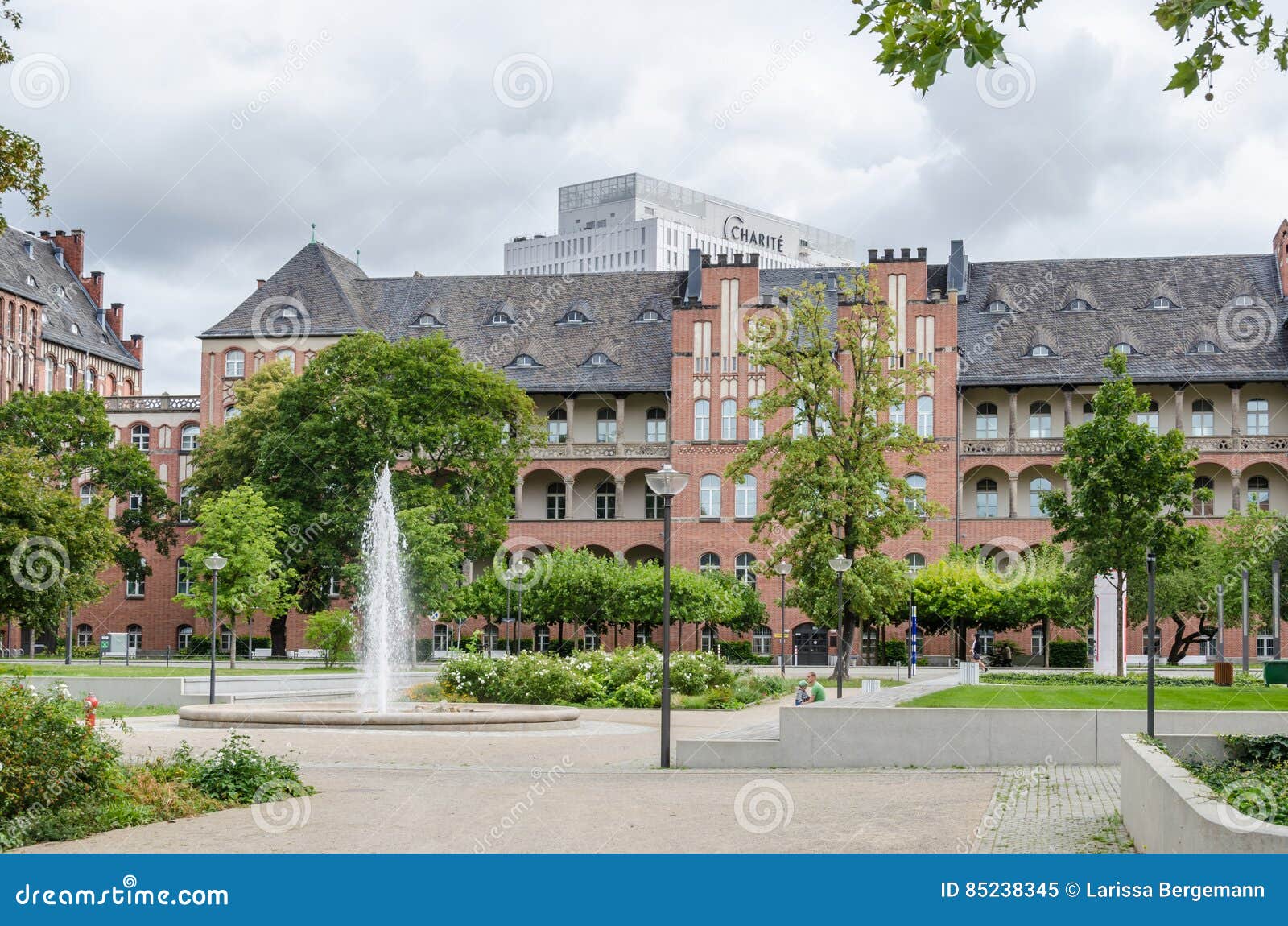 Charite-Campus Mitte in Berlin Redaktionelles Bild - Bild von ...