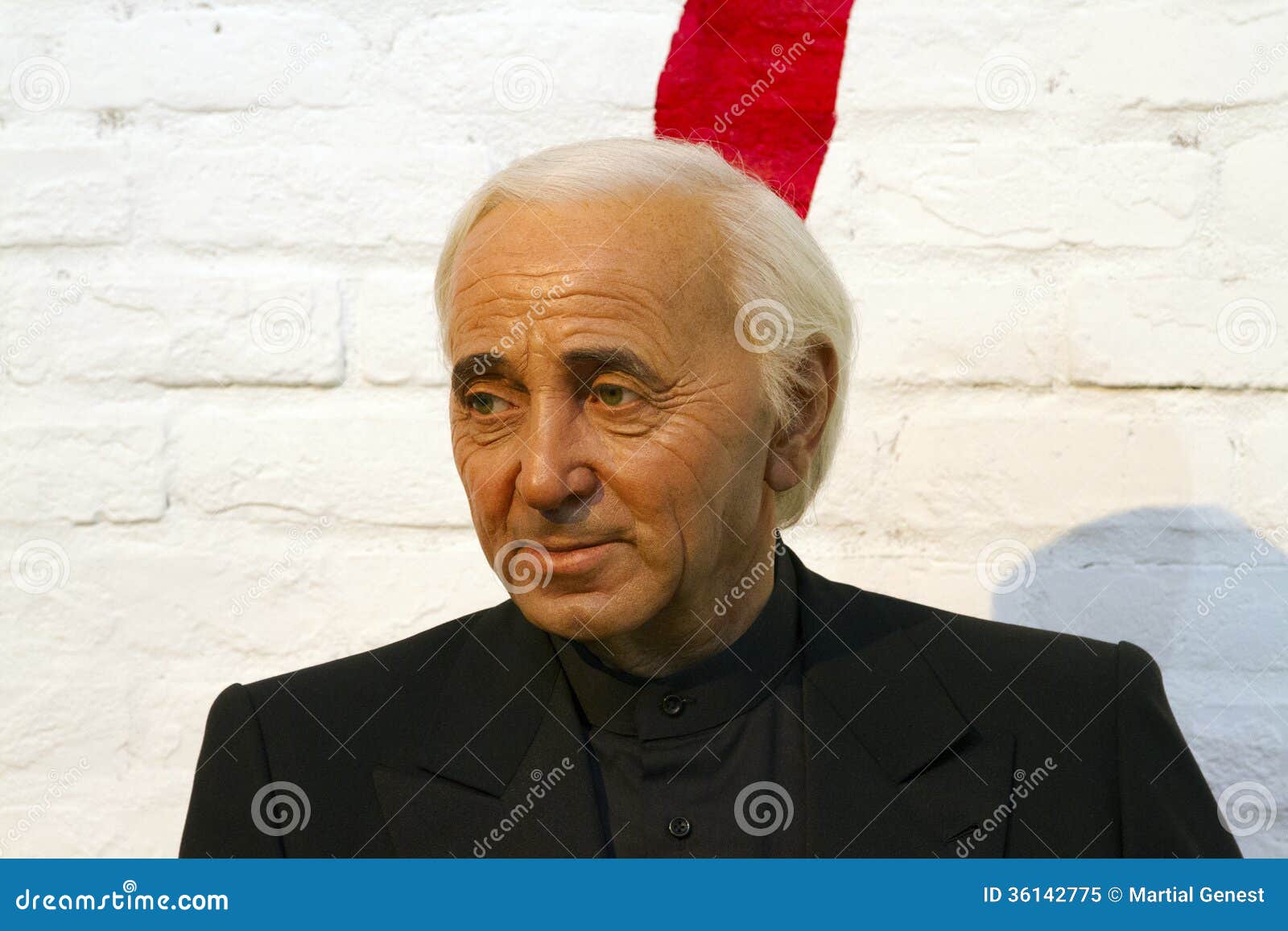 Charles Aznavour imagen editorial. Imagen de charles - 36142775
