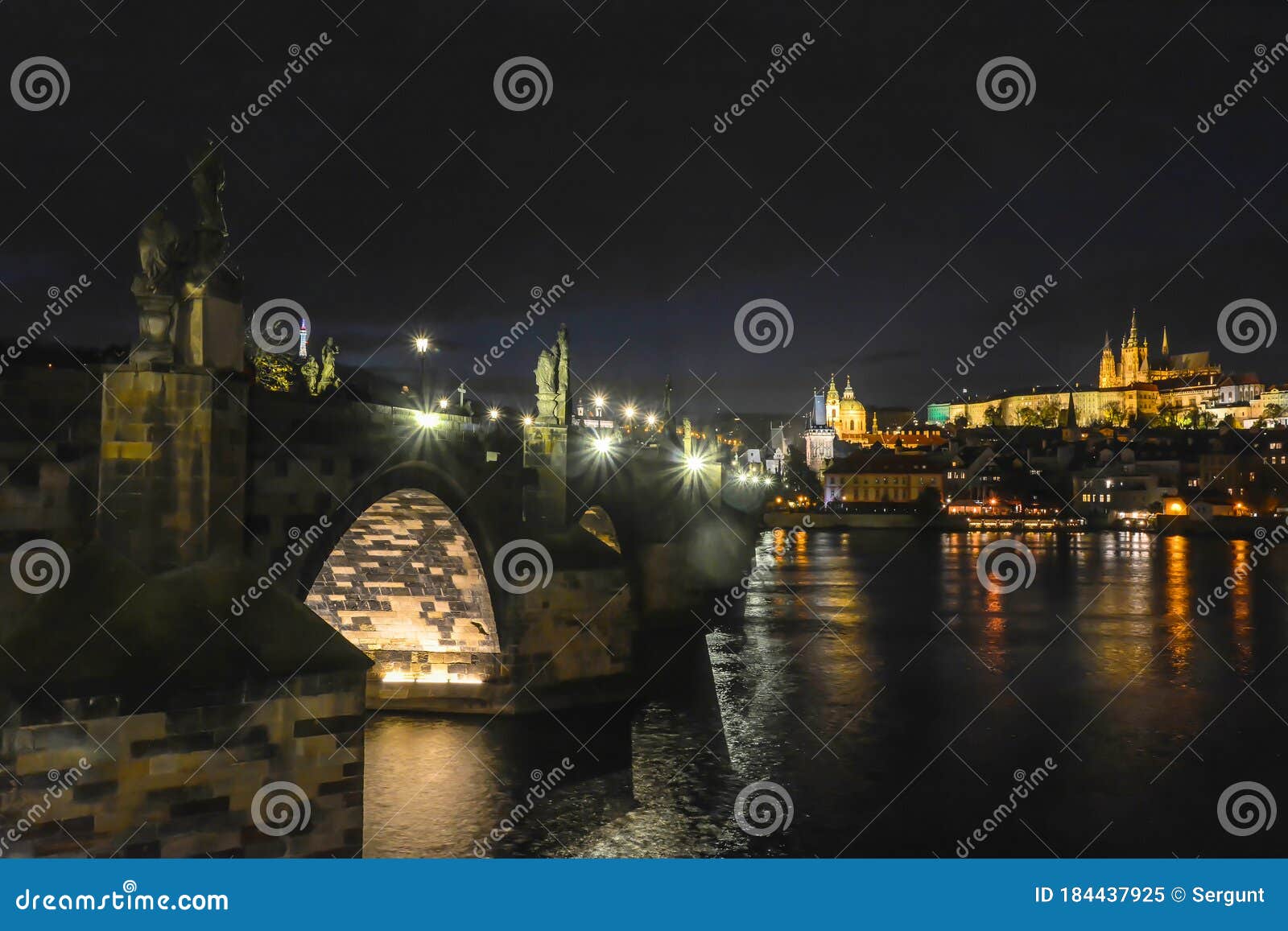 Charles bridge at night stock image. Image of light - 184437925