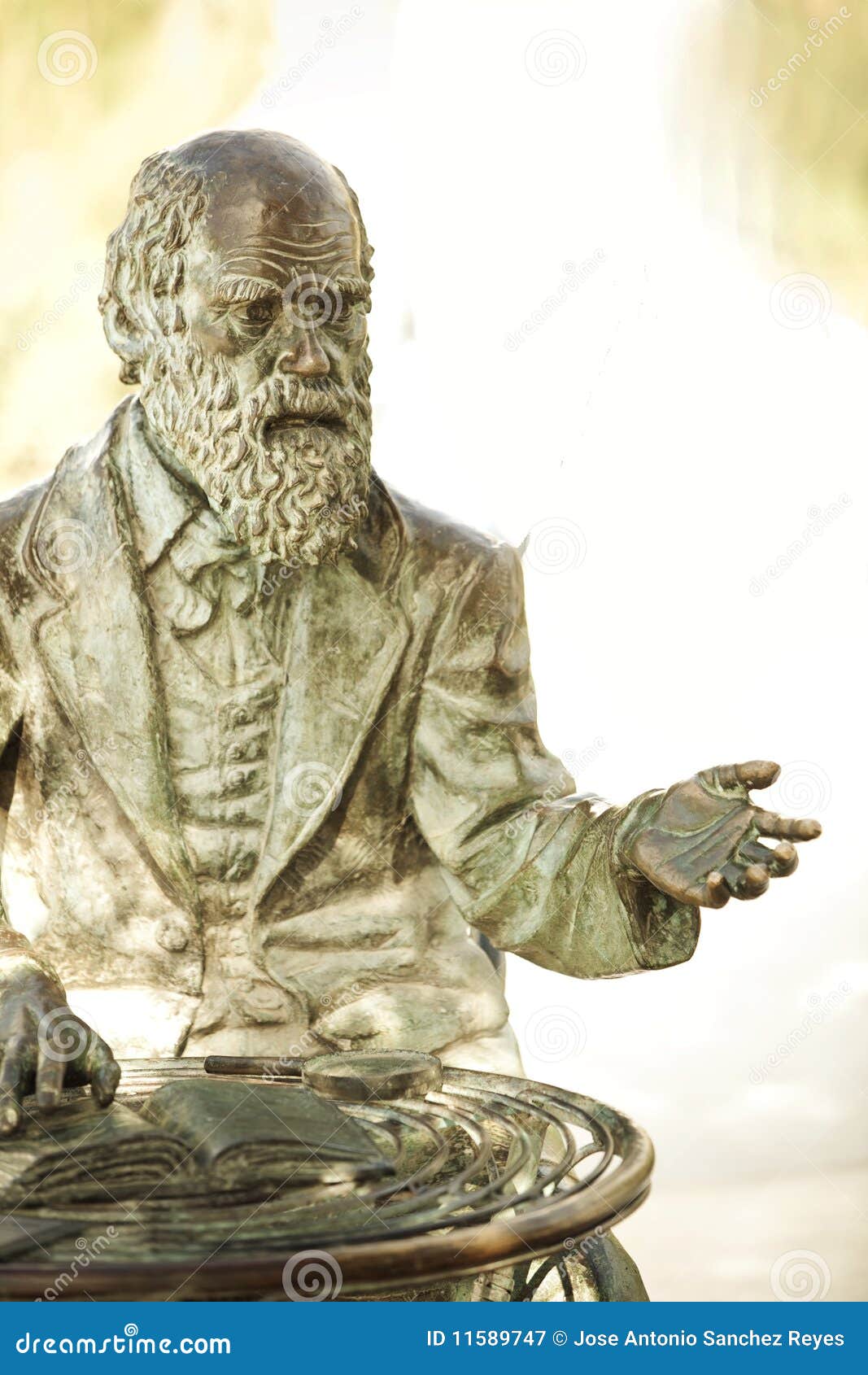 Charles Darwin statue stock image. Image of father, evolution - 11589747
