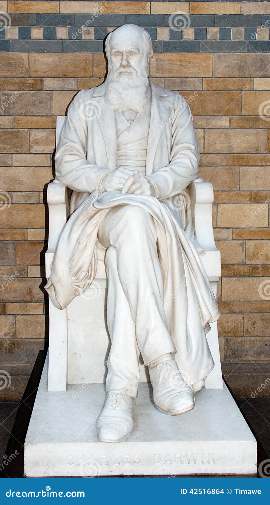 Charles Darwin Statue editorial stock image. Image of biologist - 42516864