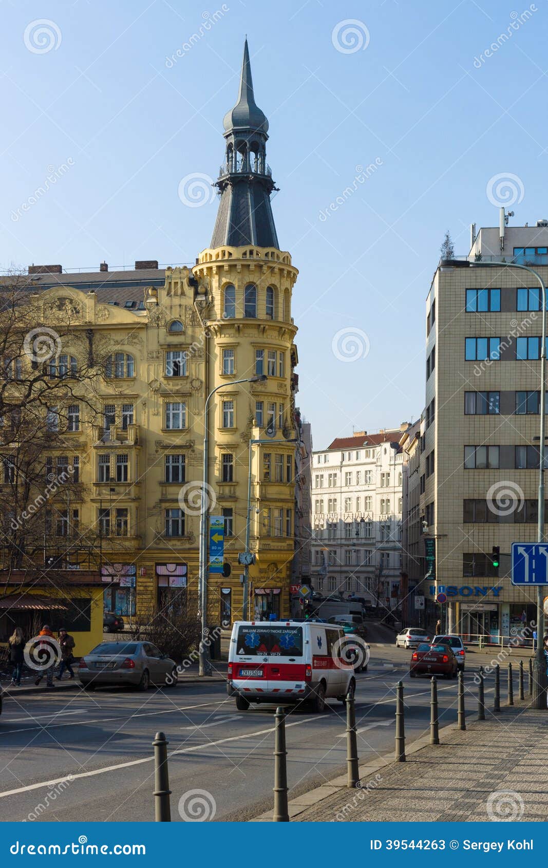 Charles Square. Prague. redaktionell arkivfoto. Bild av mitt - 39544263