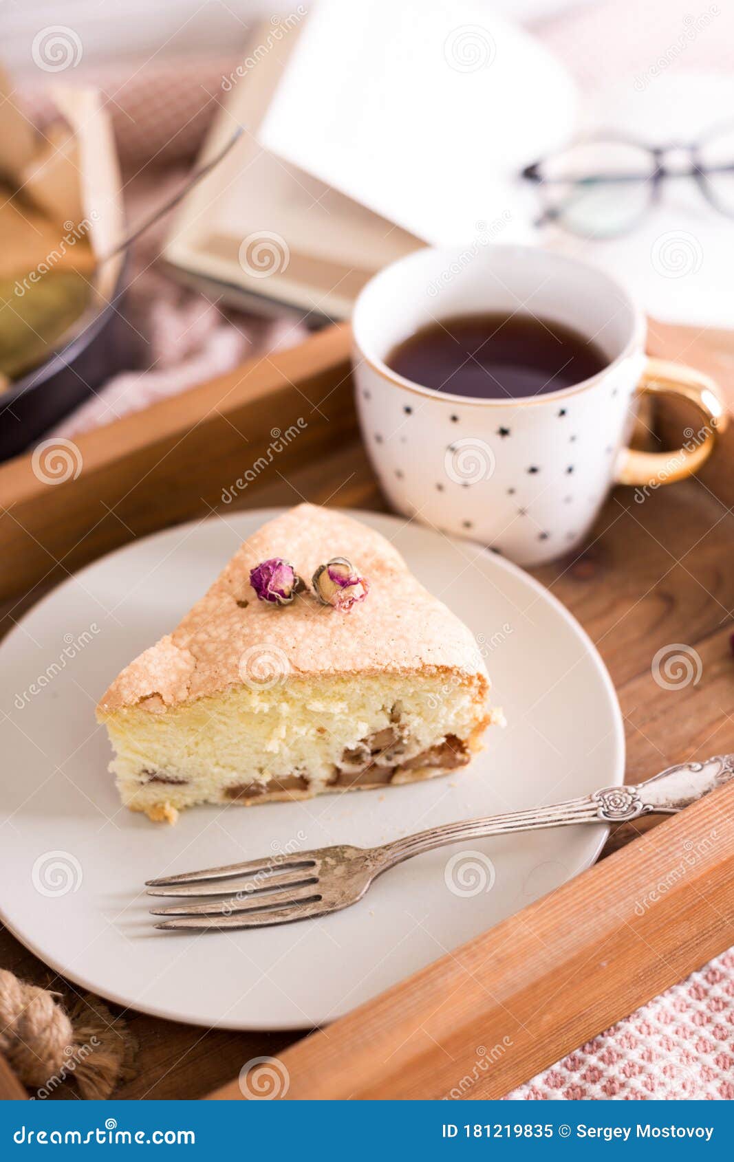 Charlotte pie with apples stock image. Image of healthy - 181219835