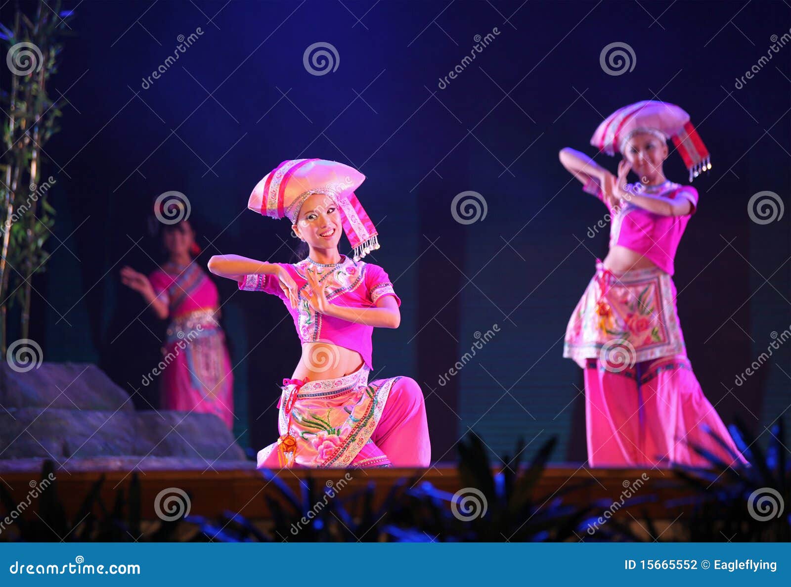 Charming Chinese women editorial photography. Image of group - 15665552