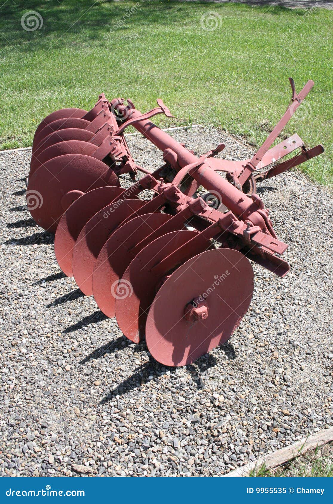 Charrue de disque de cru image stock. Image du ferme, lames - 9955535