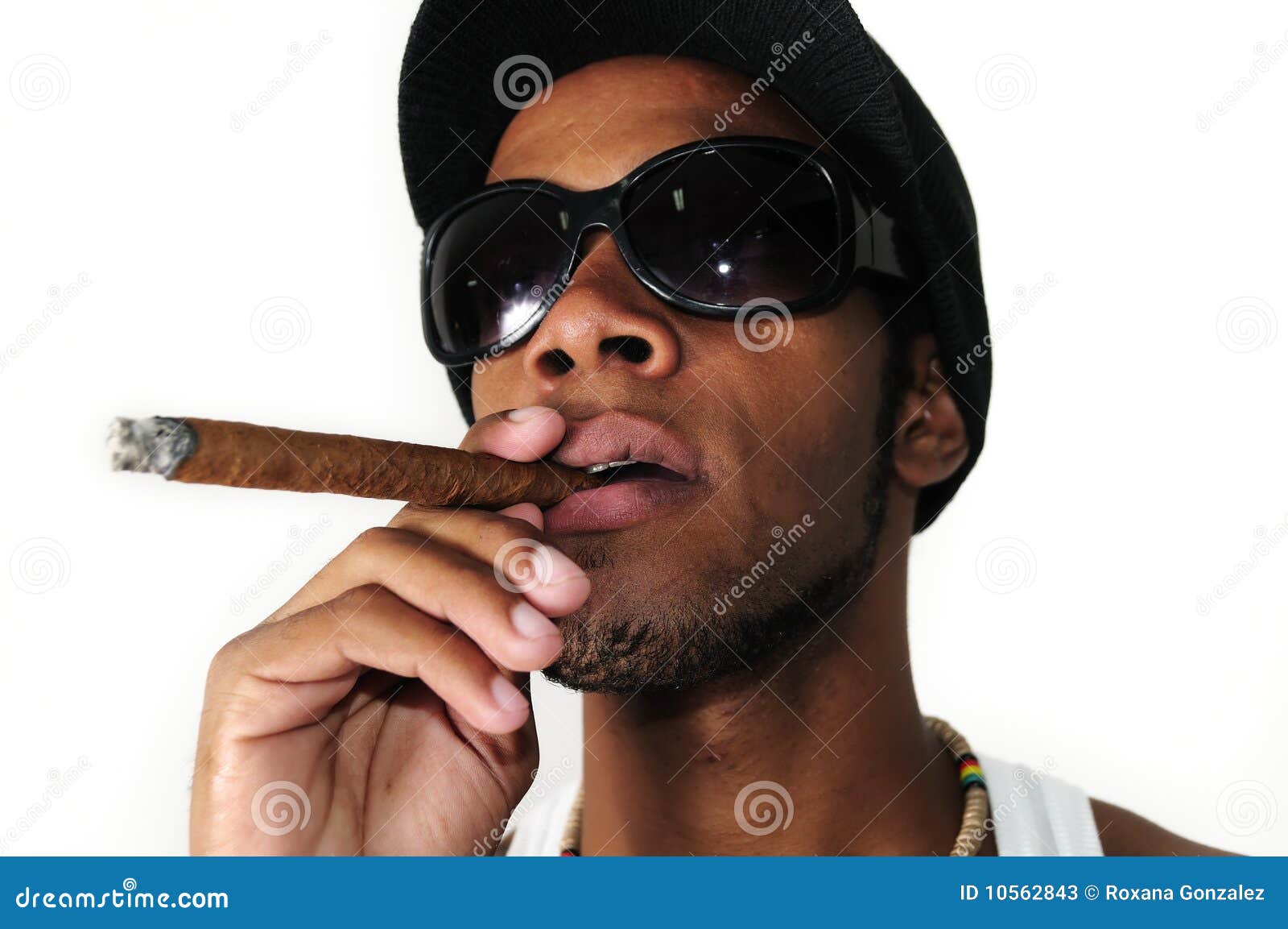 Charuto cubano imagem de stock. Imagem de sedutor, povos - 10562843