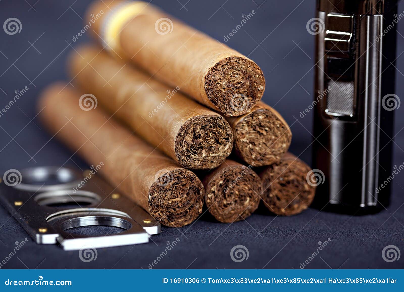 Charuto superior cubano foto de stock. Imagem de cuba - 16910306