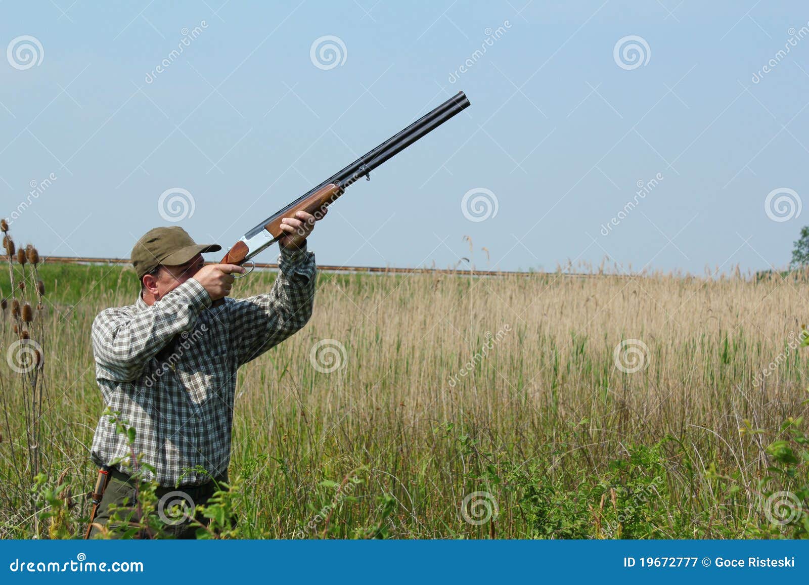 Chasse De Canard Sauvage De Chasseur Image stock - Image du sport ...