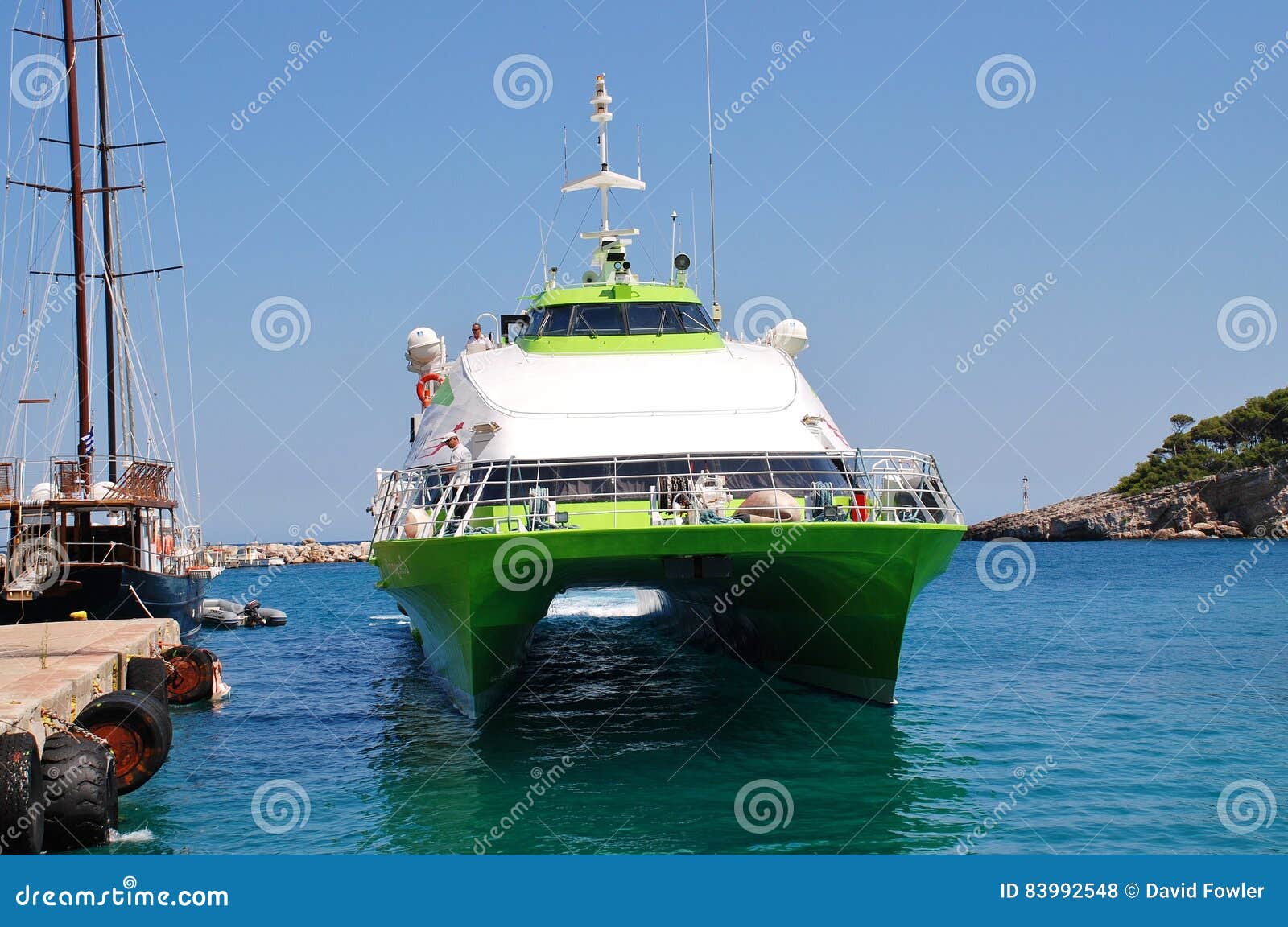 Chat de vol 5, Alonissos photo stock éditorial. Image du village - 83992548