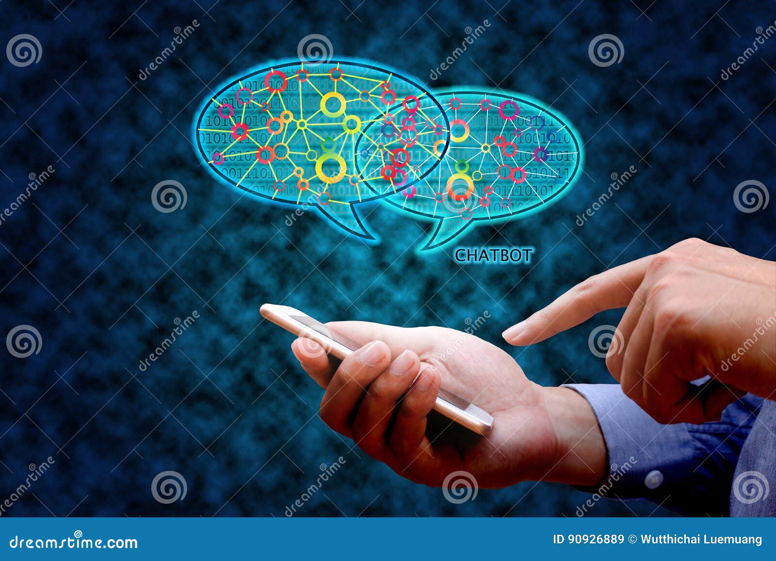 Chatbotconcept Smartphone Van De Mensenholding En Het Gebruiken Van Het ...