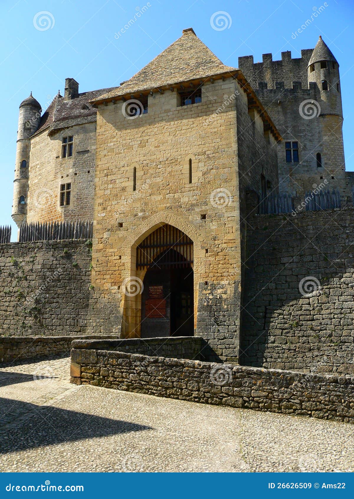 Chateau De Beynac (France ) Stock Image - Image of security, france ...