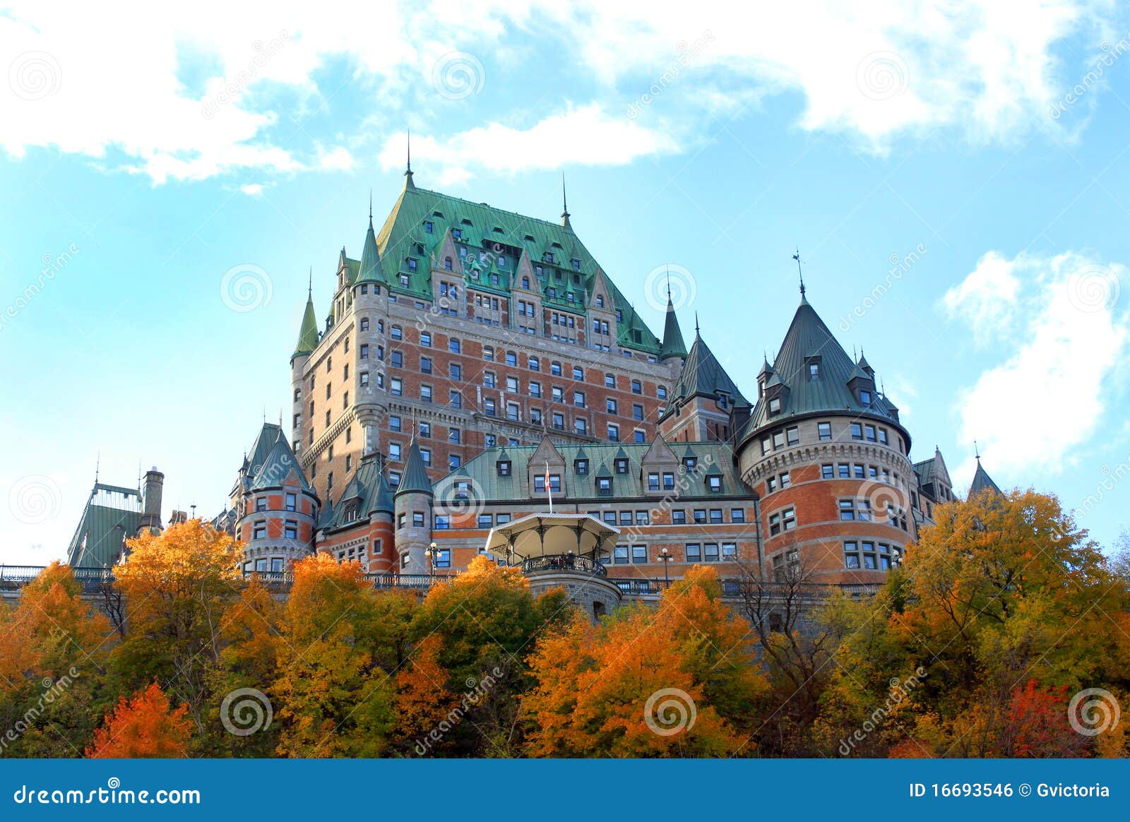 Chateau in De Stad Van Quebec, Canada Stock Foto - Image of hemel ...