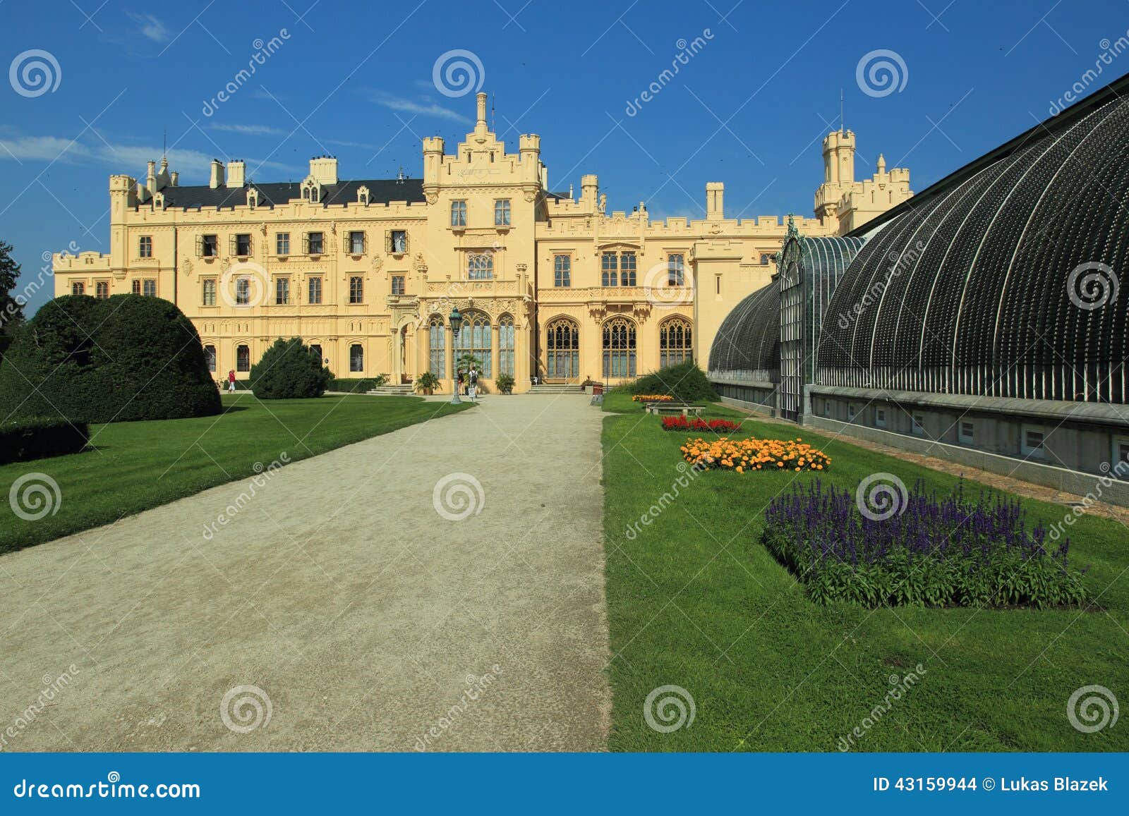 Chateau Lednice editorial stock image. Image of chateau - 43159944