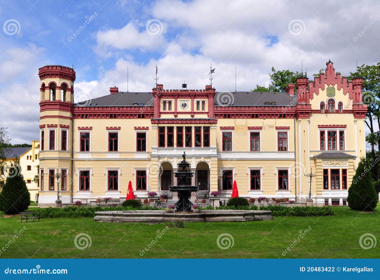 Chateau Mostov,Czech Republic Stock Photo - Image of fountain, chateau ...