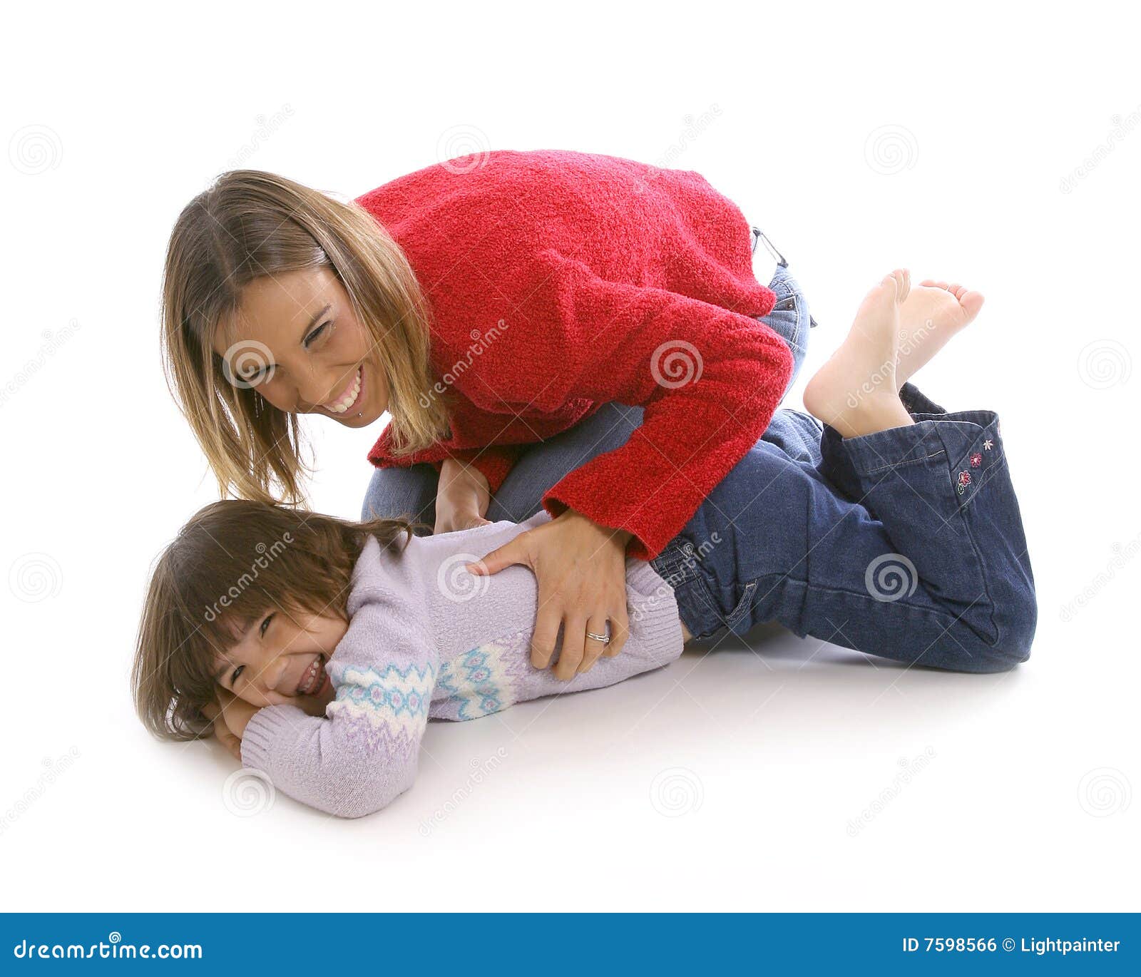 Chatouillement de maman photo stock. Image du pieds, chatouillement ...