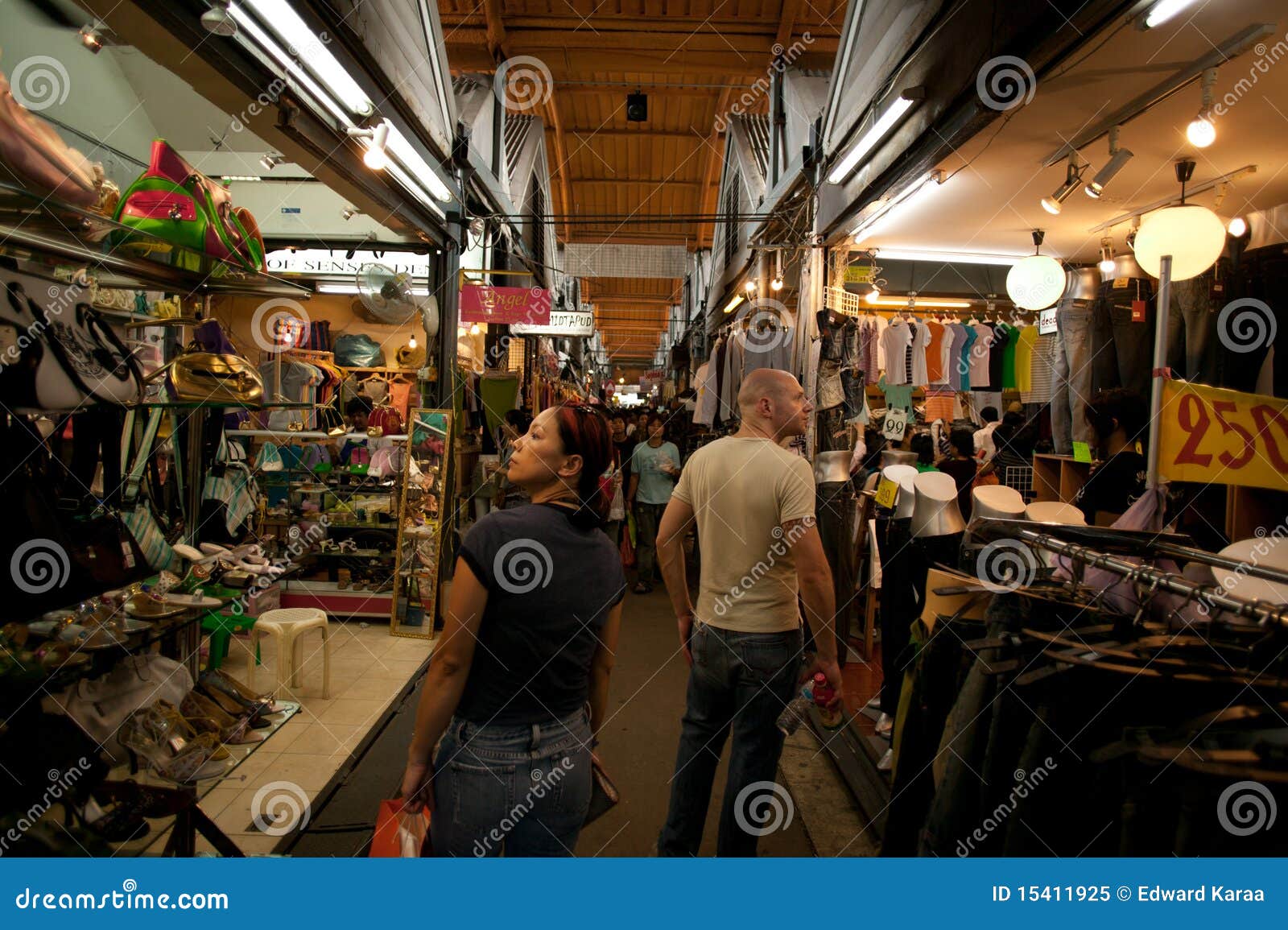 Chatuchak Weekend Market editorial image. Image of chatuchak - 15411925