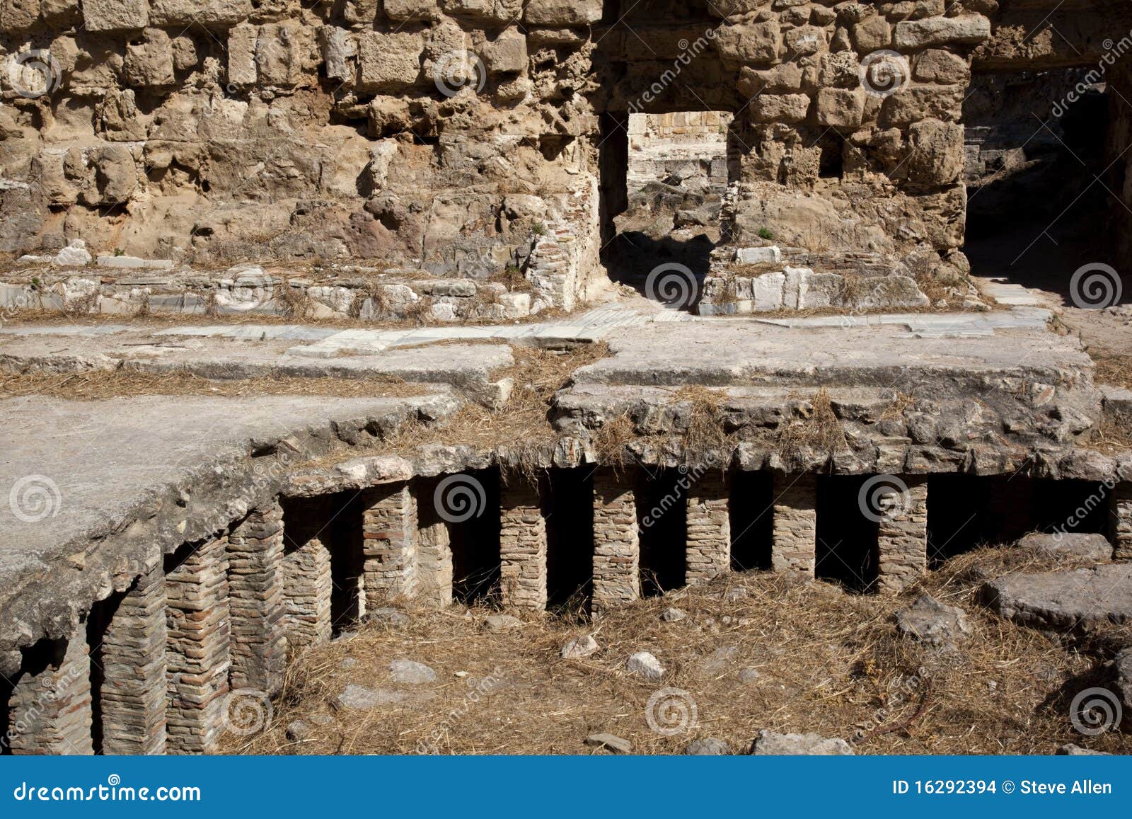 Chauffage Par Le Sol Romain Photo stock - Image du ruines, tourisme ...