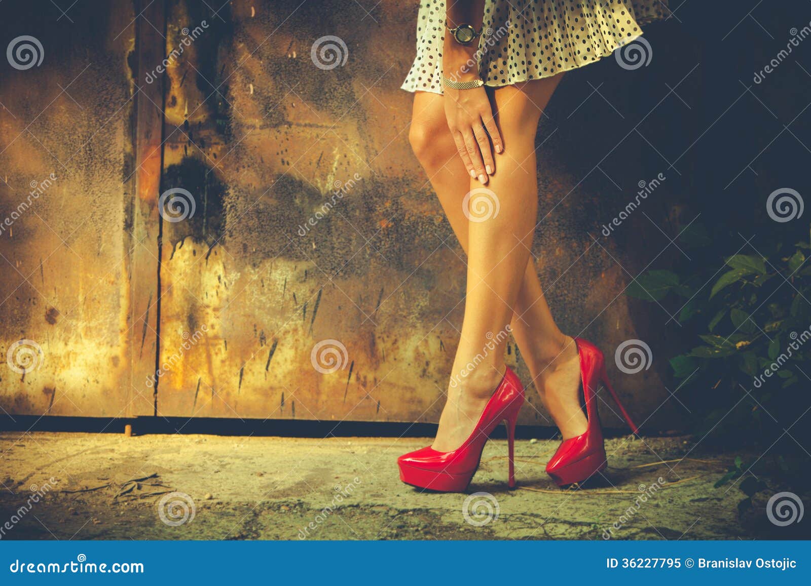 Chaussures Rouges De Talon Haut Image stock - Image du mince, moderne ...