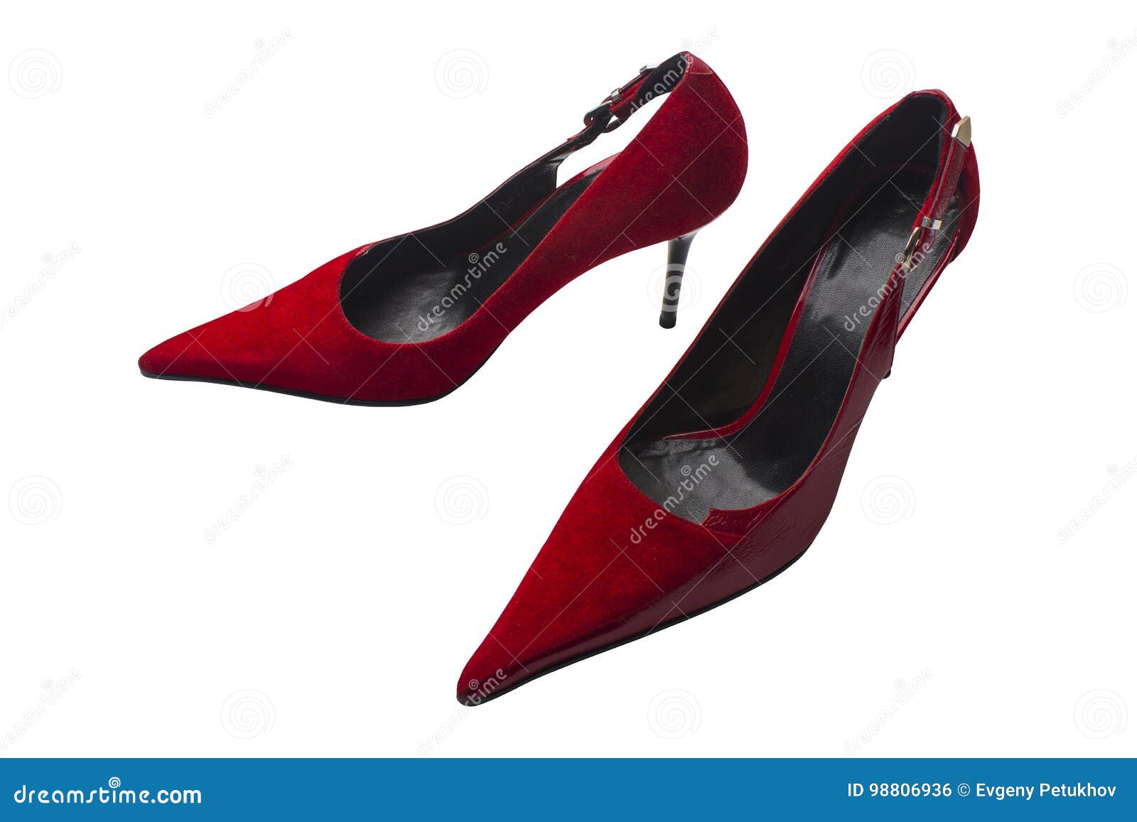 Chaussures Rouges Sur Le Fond Blanc Isolat Photo stock - Image du rouge ...
