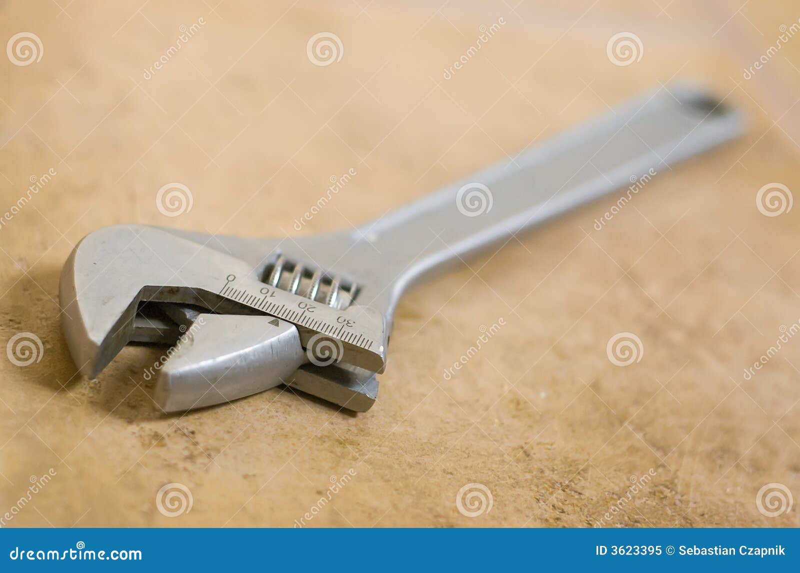 Chave francesa imagem de stock. Imagem de fixador, handyman - 3623395