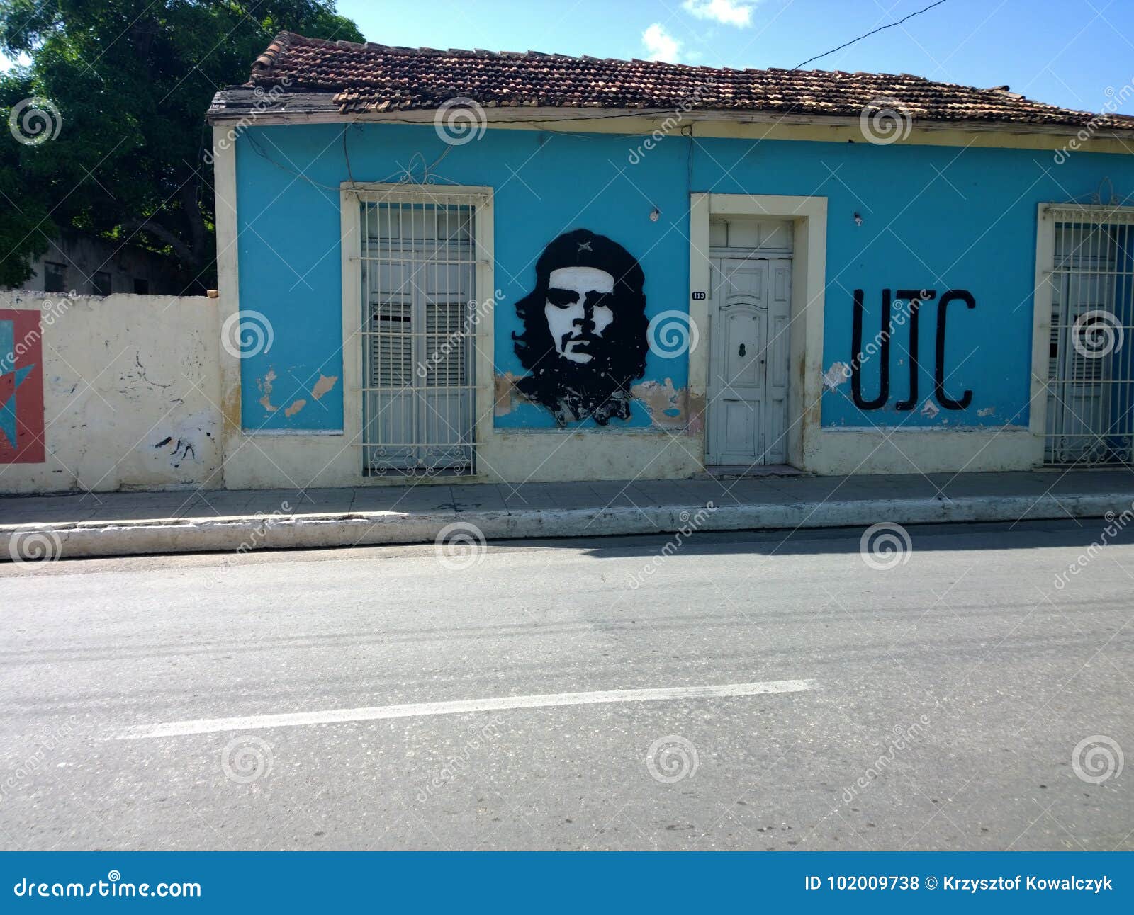 Che Guevara mural editorial stock photo. Image of door - 102009738