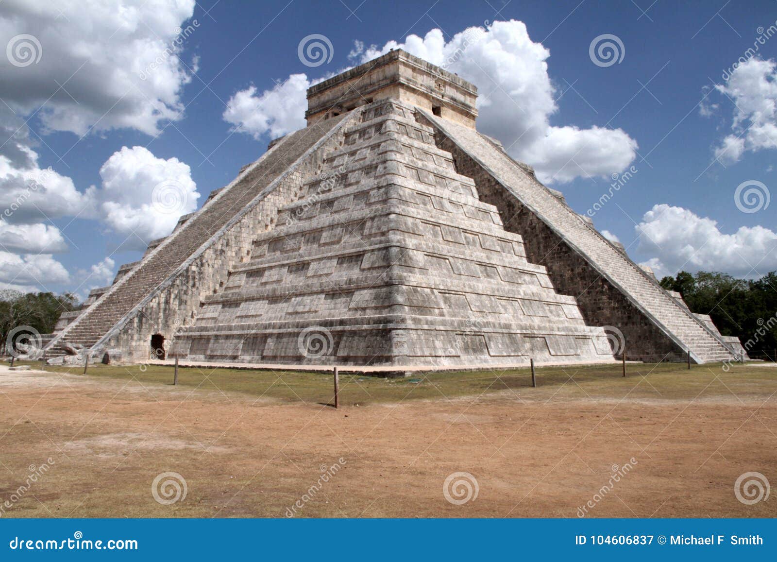 Chechen Itza pyramid stock image. Image of yucatan, temple - 104606837