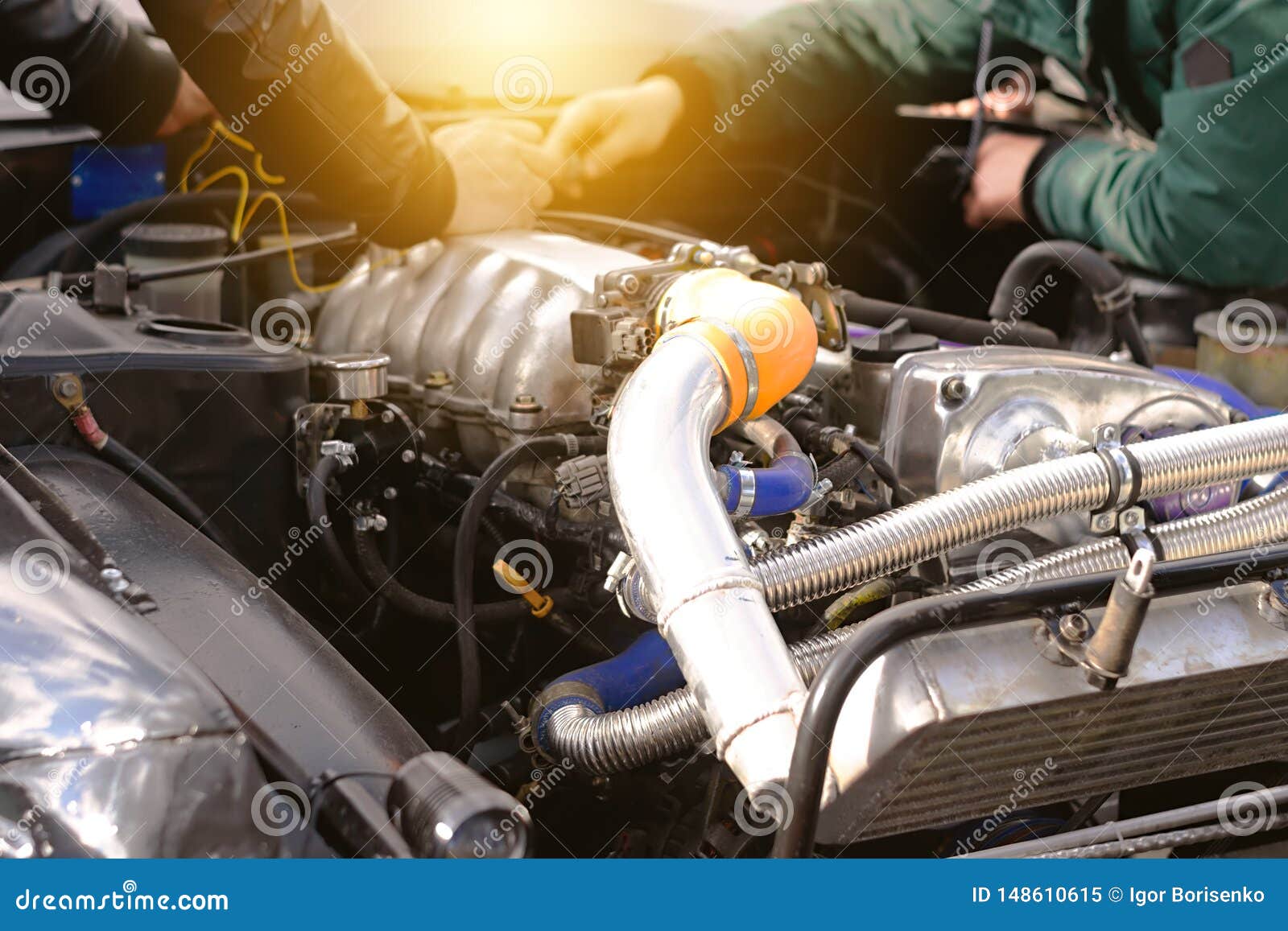 Check and Diagnostics of the Engine and Car Electricians at the Service ...