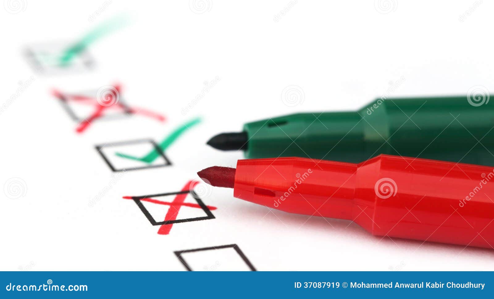 Check List with Green and Red Pen Stock Image - Image of approved, sign ...