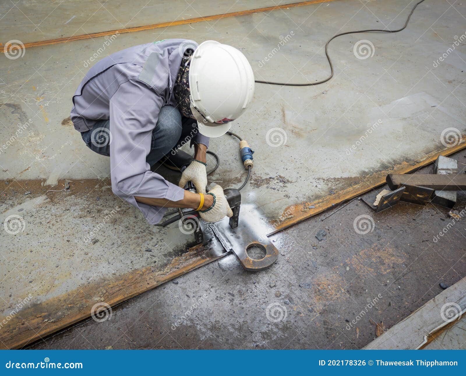 Checking Defect In Welded With Process Magnetic Particle Testing& X28 ...