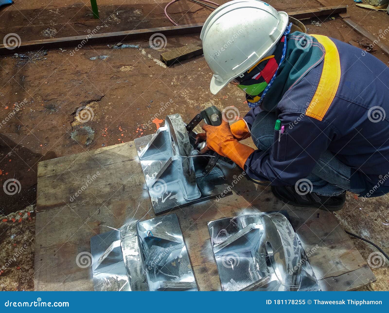 Checking Defect in Welded with Process Magnetic Particle TestingMT ...