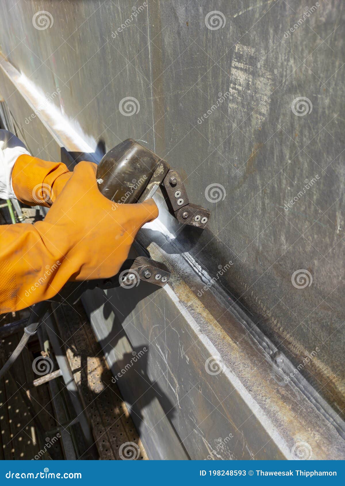 Checking Defect In Welded With Process Magnetic Particle Testing& X28 ...