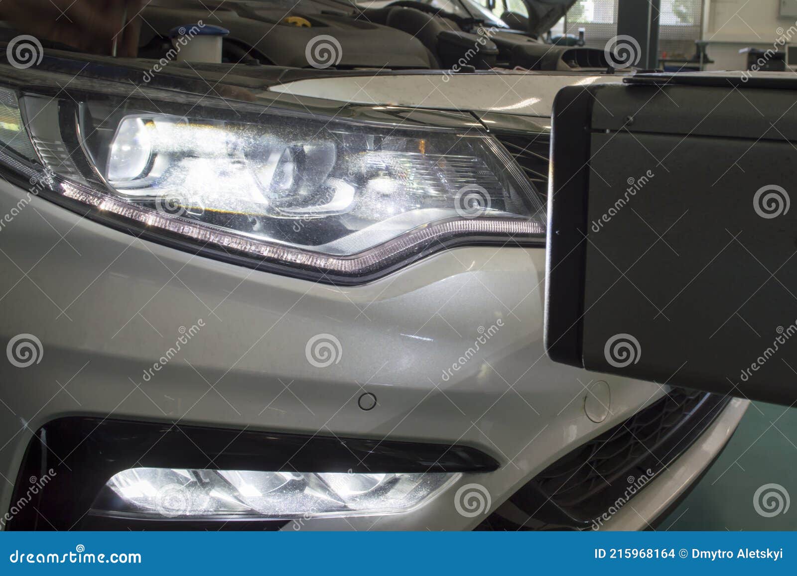 Checking the Direction of the Headlights with the Adjustment Device ...