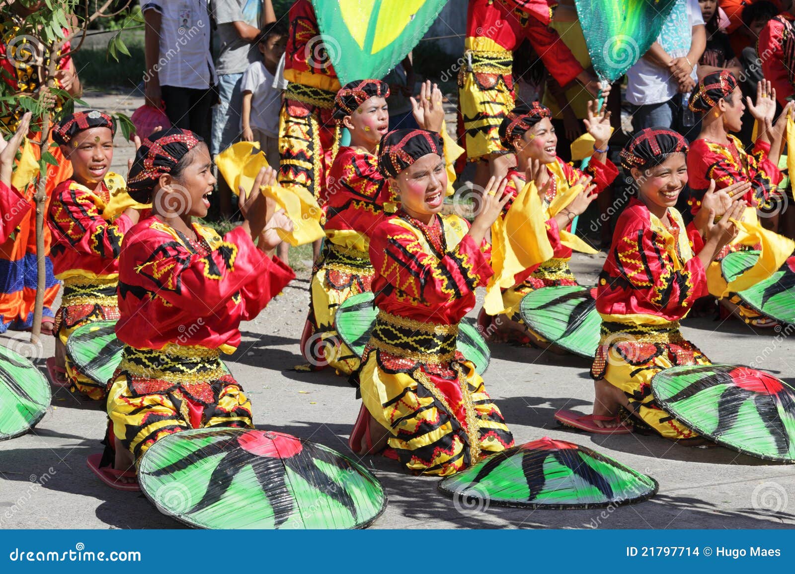 Cheering Tribal Dance Group Philippines Editorial Stock Image - Image ...