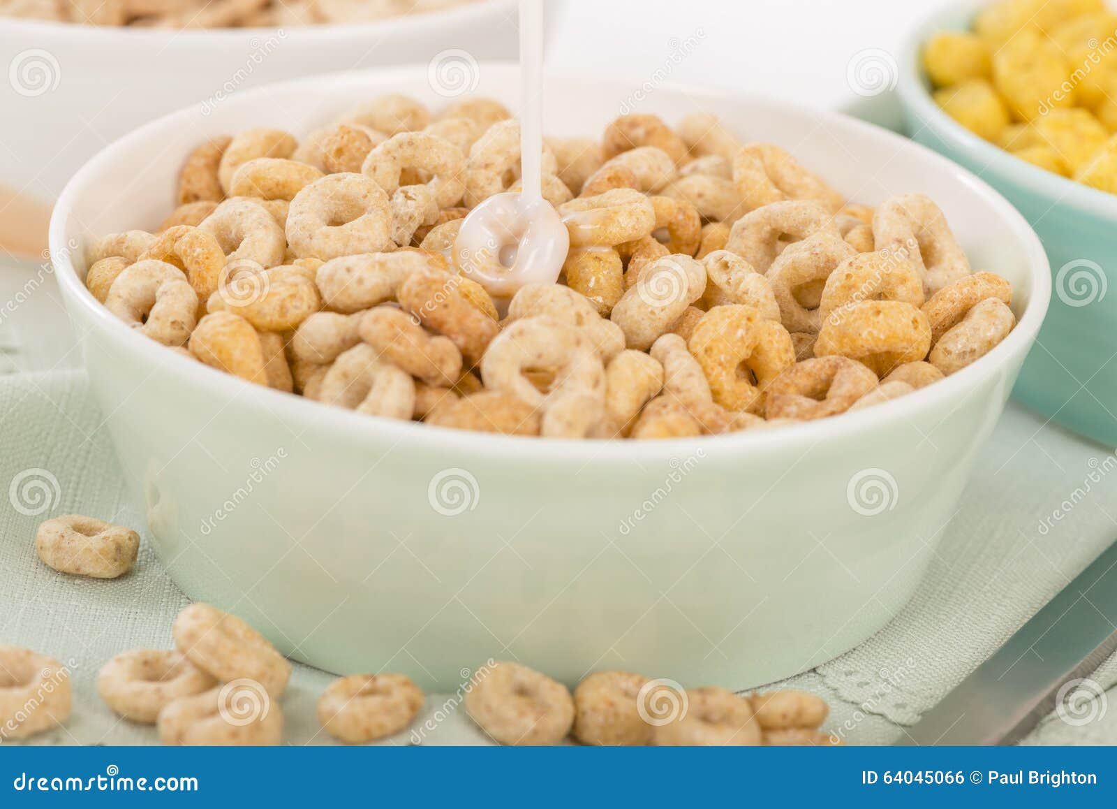 Cheerios foto de archivo. Imagen de fibra, cebada, verde - 64045066