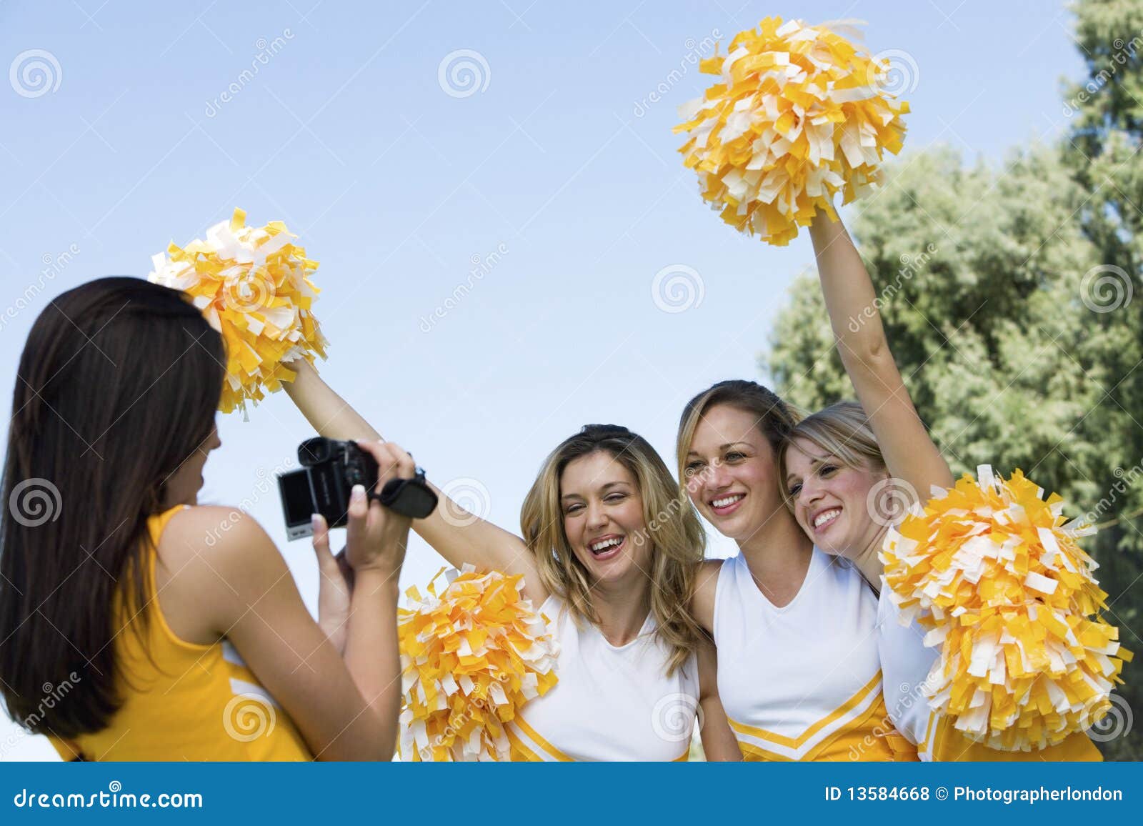 Cheerleading Best Friends