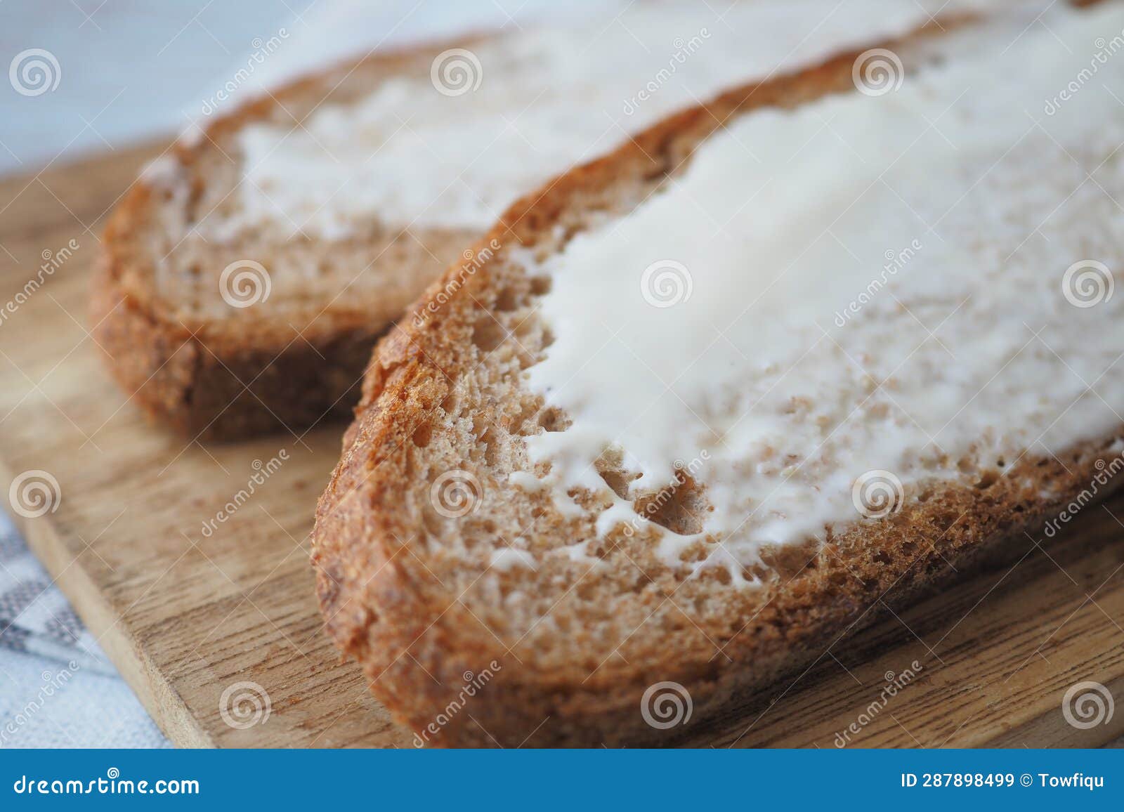 Cheese Cream Spread on Fresh Bread Stock Image - Image of round, knife ...