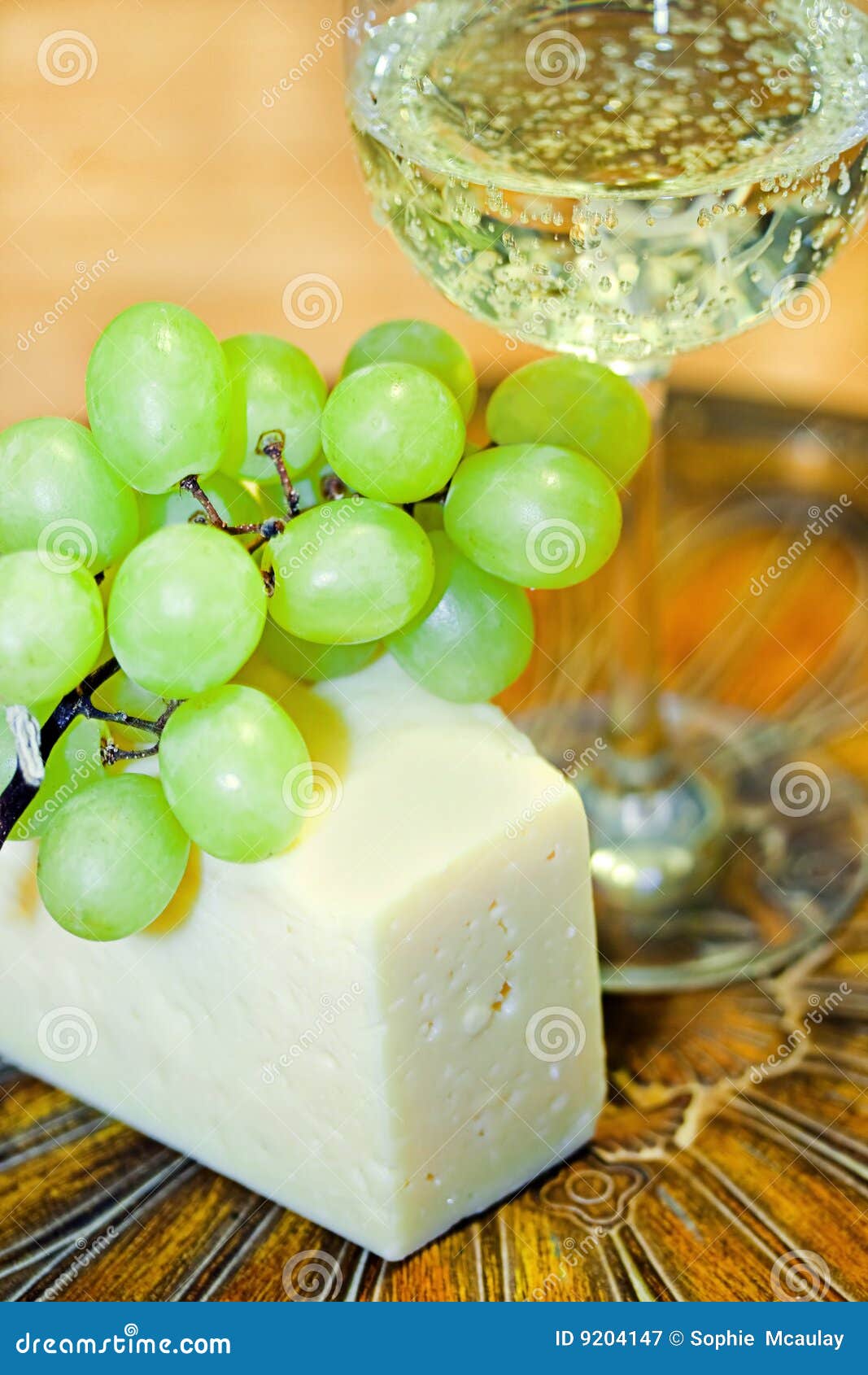 Cheese and grapes stock image. Image of grapes, bite, fizzy - 9204147