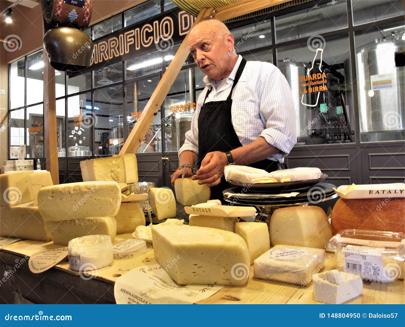 Eataly store in Rome editorial image. Image of sauce - 148804950