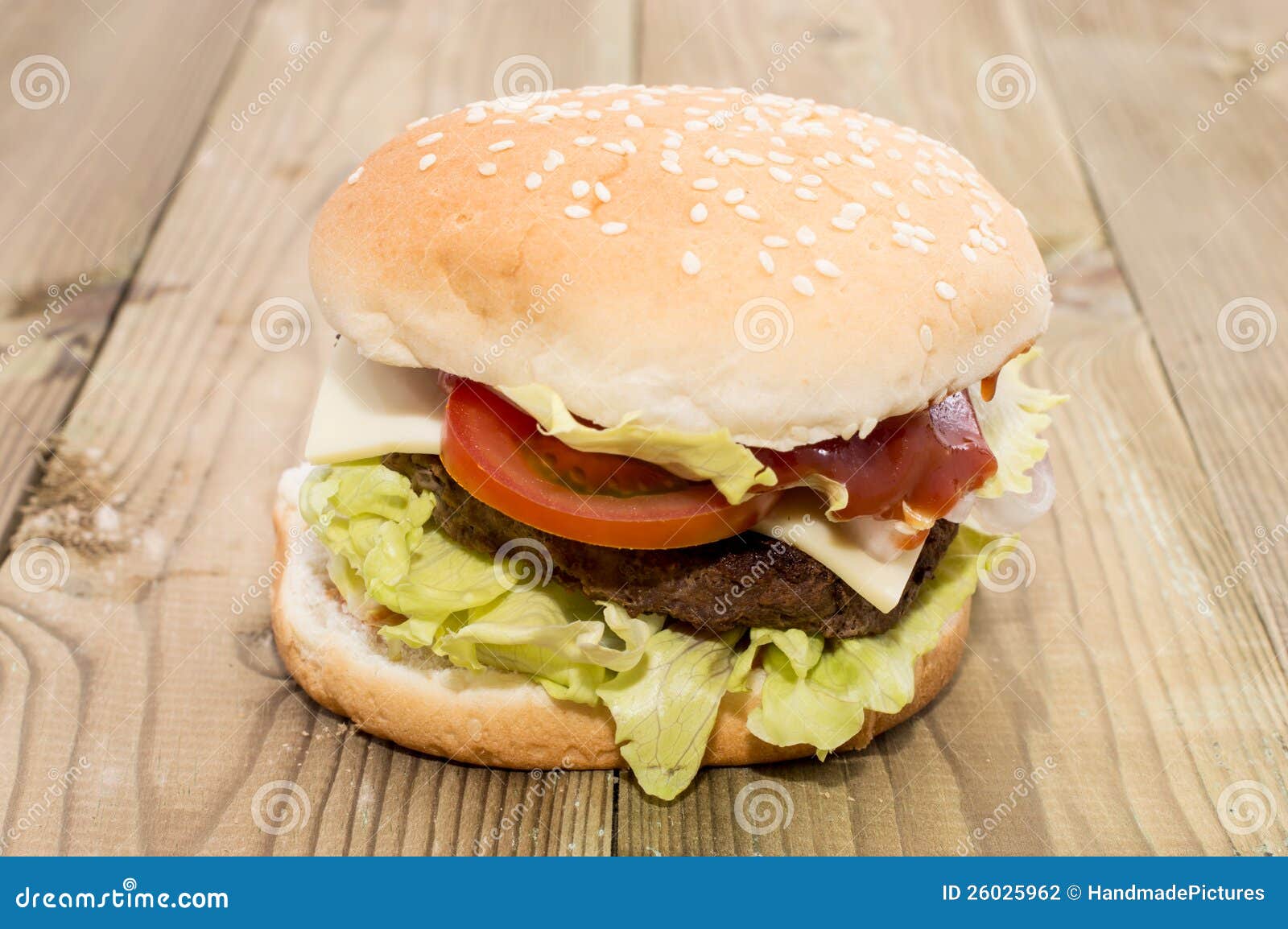 Cheeseburger photo stock. Image du grillé, grand, boeuf - 26025962