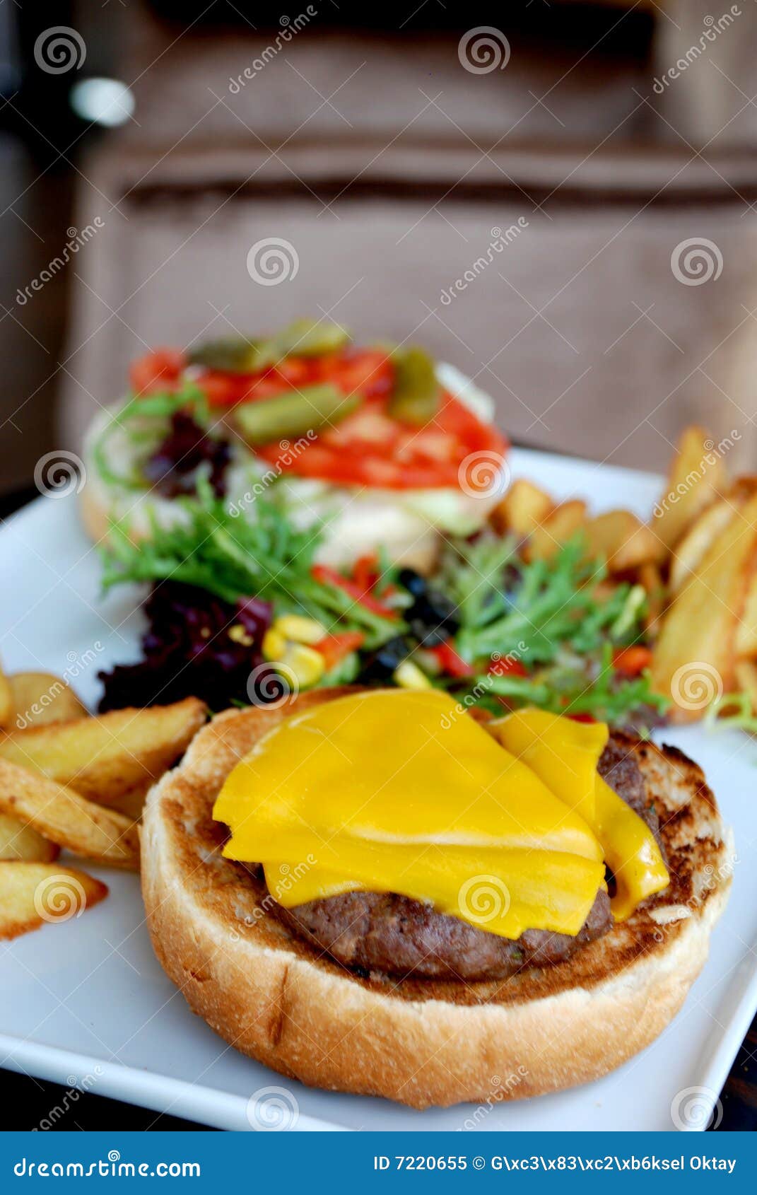 Cheeseburger stock image. Image of lettuce, bread, potato - 7220655