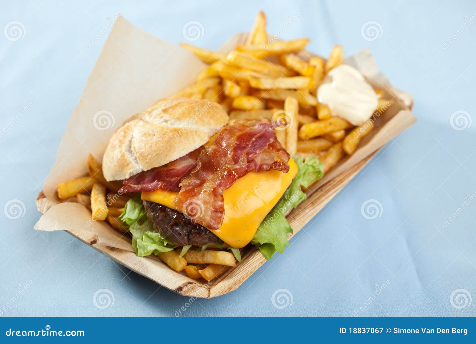 Cheeseburger with Bacon and Fries Stock Image - Image of frites ...