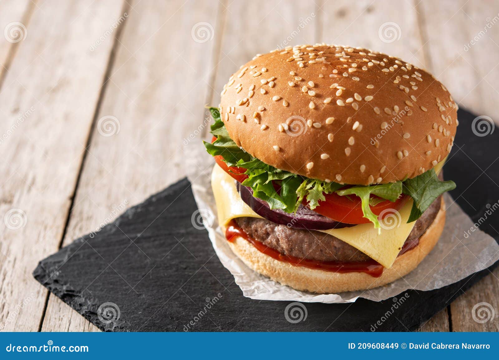 Cheeseburger with Beef,tomato, Lettuce and Onion Stock Image - Image of ...