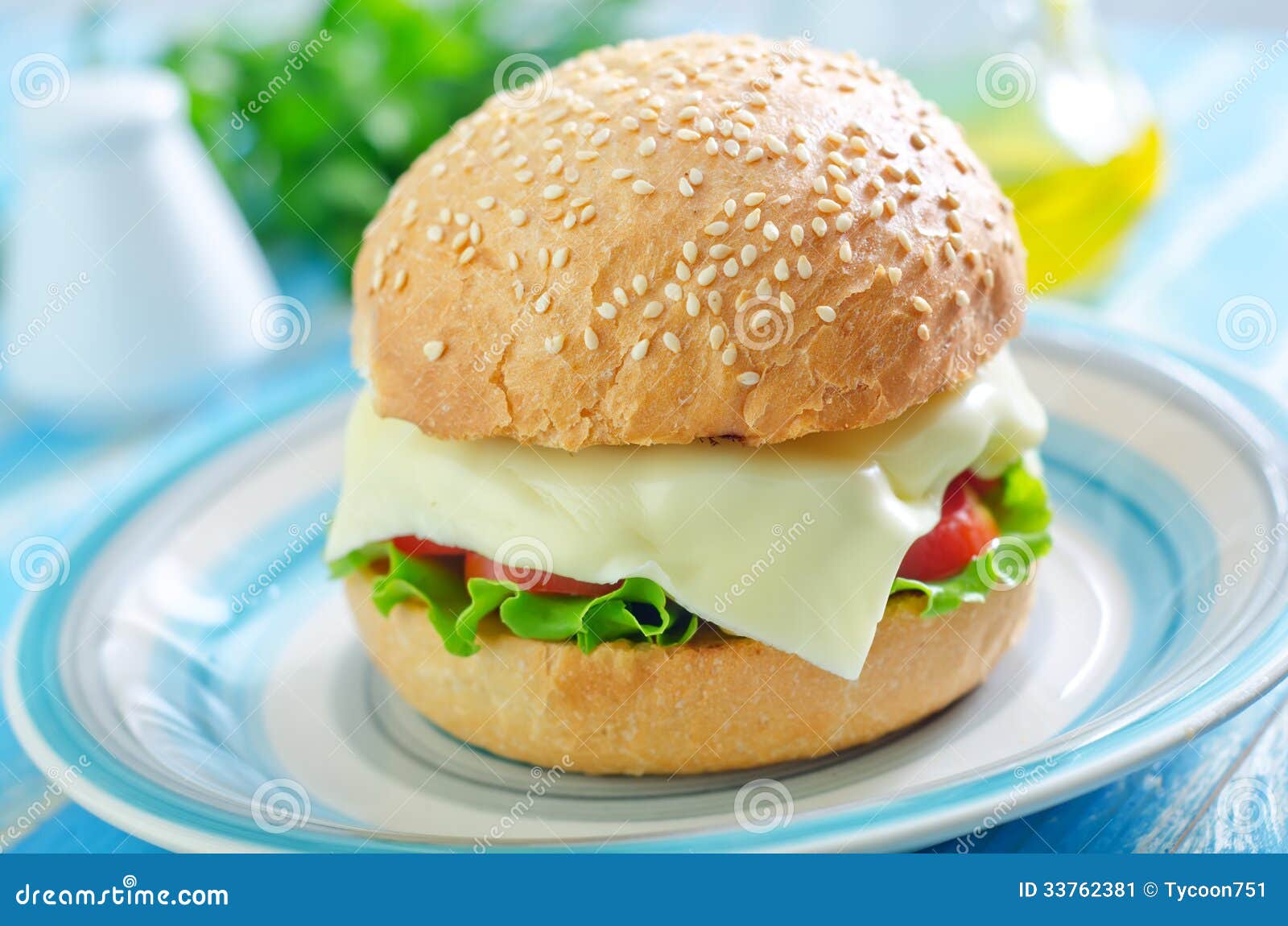 Cheeseburger stock image. Image of delicious, lunch, cooked - 33762381
