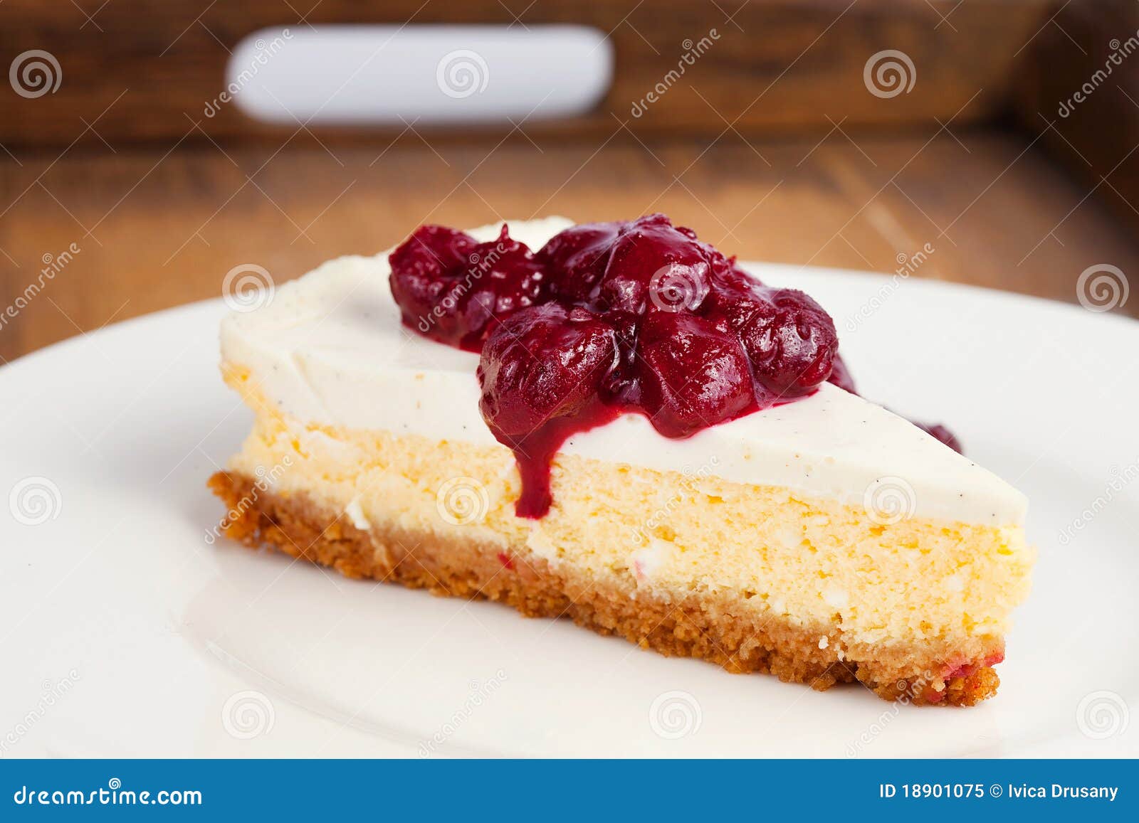Cheesecake on a Wooden Tray Stock Image - Image of berry, cracker: 18901075