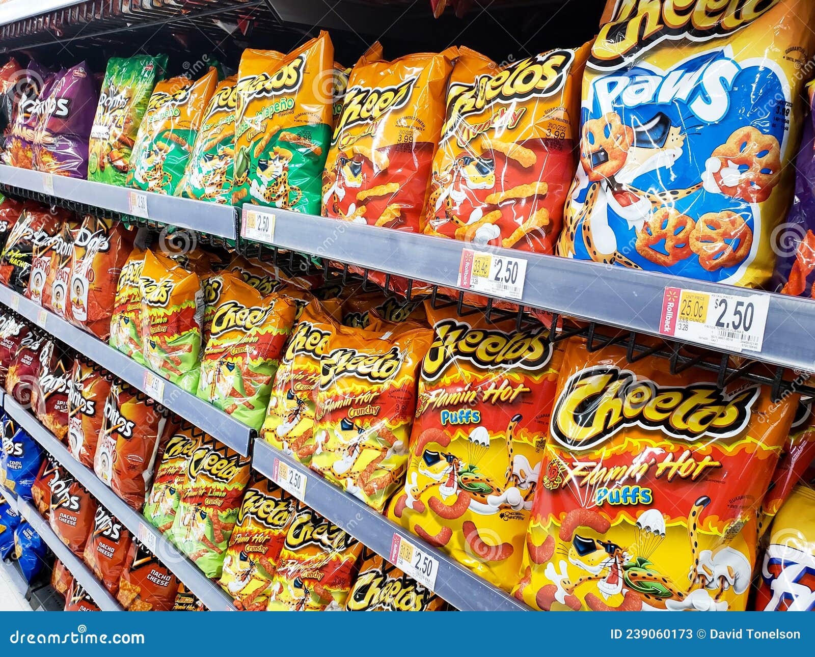 Cheetos chip bags at store editorial stock photo. Image of grab - 239060173