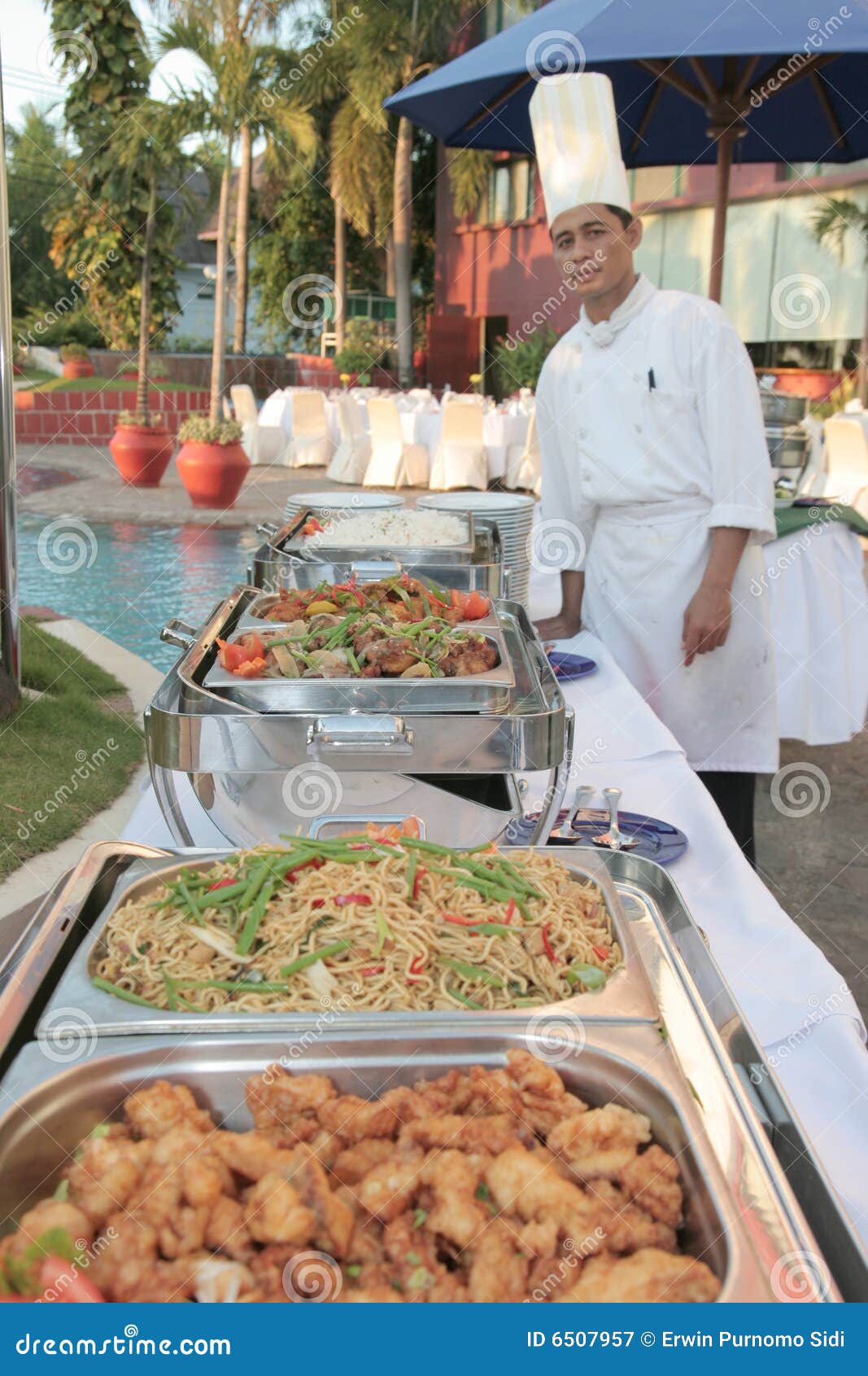 Chef at buffet stock image. Image of plate, catering, spoon - 6507957