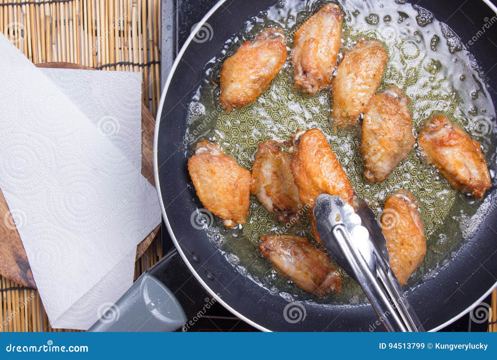 Chef Frying Chicken Wings in Pan Stock Image - Image of breakfast, heat ...