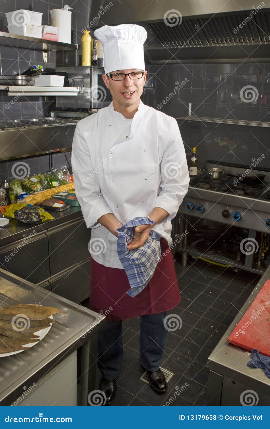 Chef-kok en sous-Chef-kok stock foto. Image of maaltijd - 13179658