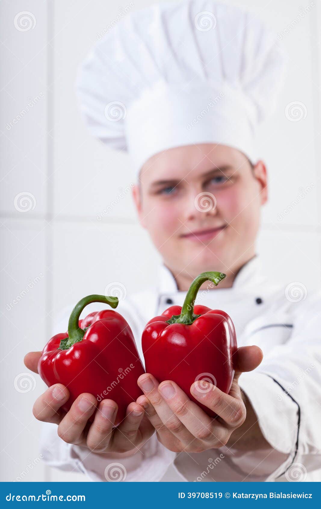 Chef-kok Met Spaanse Pepers Stock Afbeelding - Image of vers, baan ...