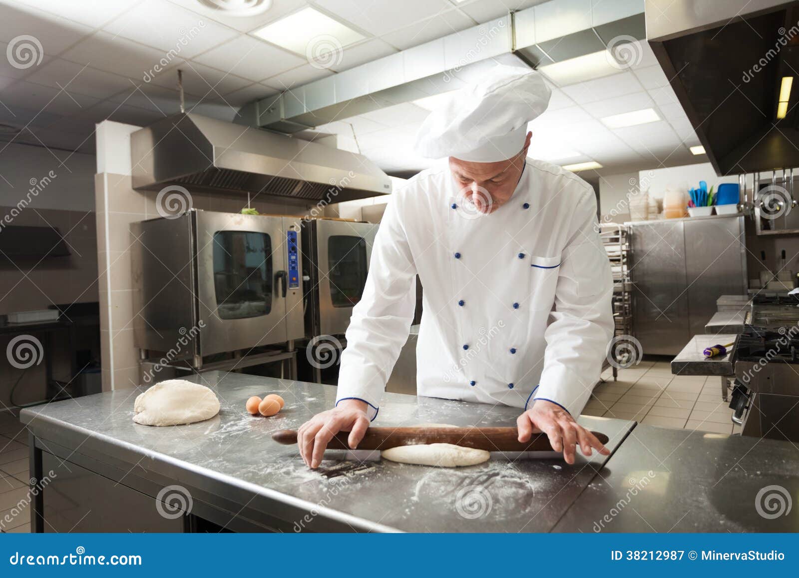 Chef preparing pastry stock image. Image of pasta, male - 38212987